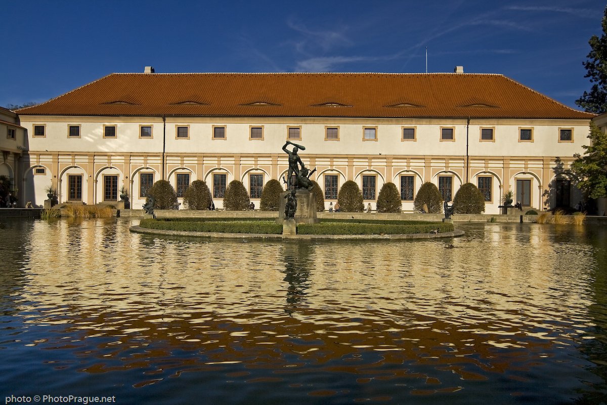 Le Palais Wallenstein | Avantgarde Prague