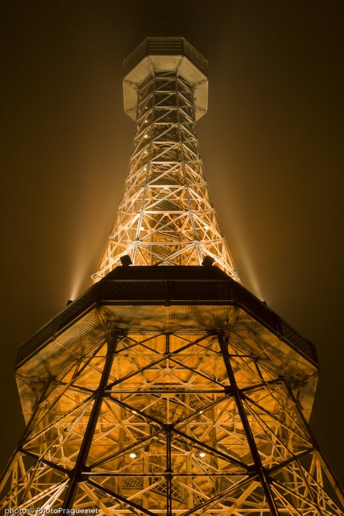 La tour d’observation de Petřín | Avantgarde Prague