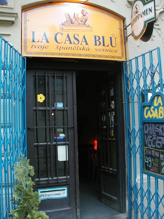 La Casa Blů | Avantgarde Prague