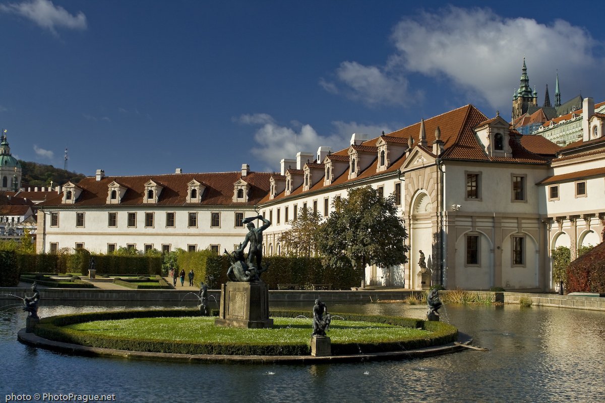 Le Palais Wallenstein | Avantgarde Prague