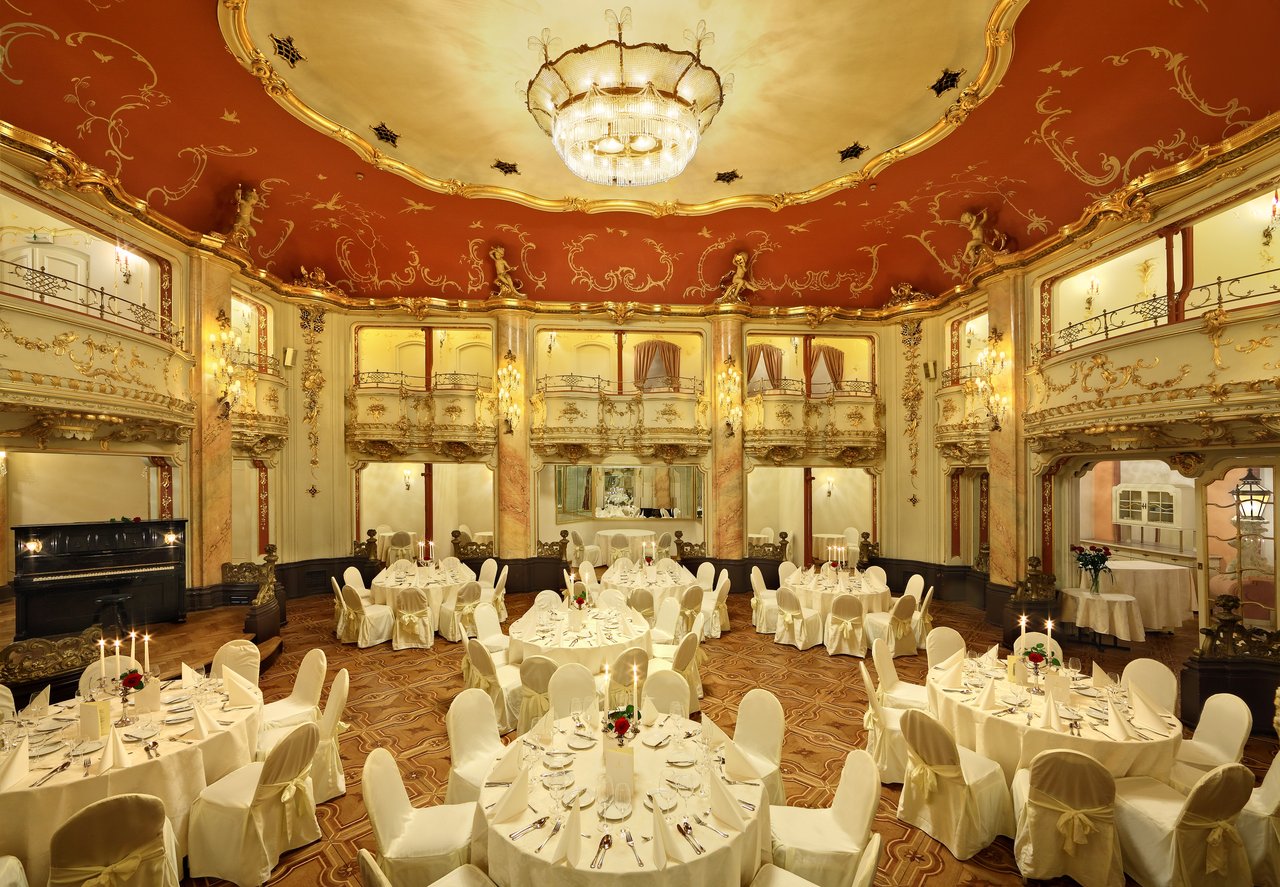 Dîner-concert Mozart à Prague – Musique live dans un palais baroque ...